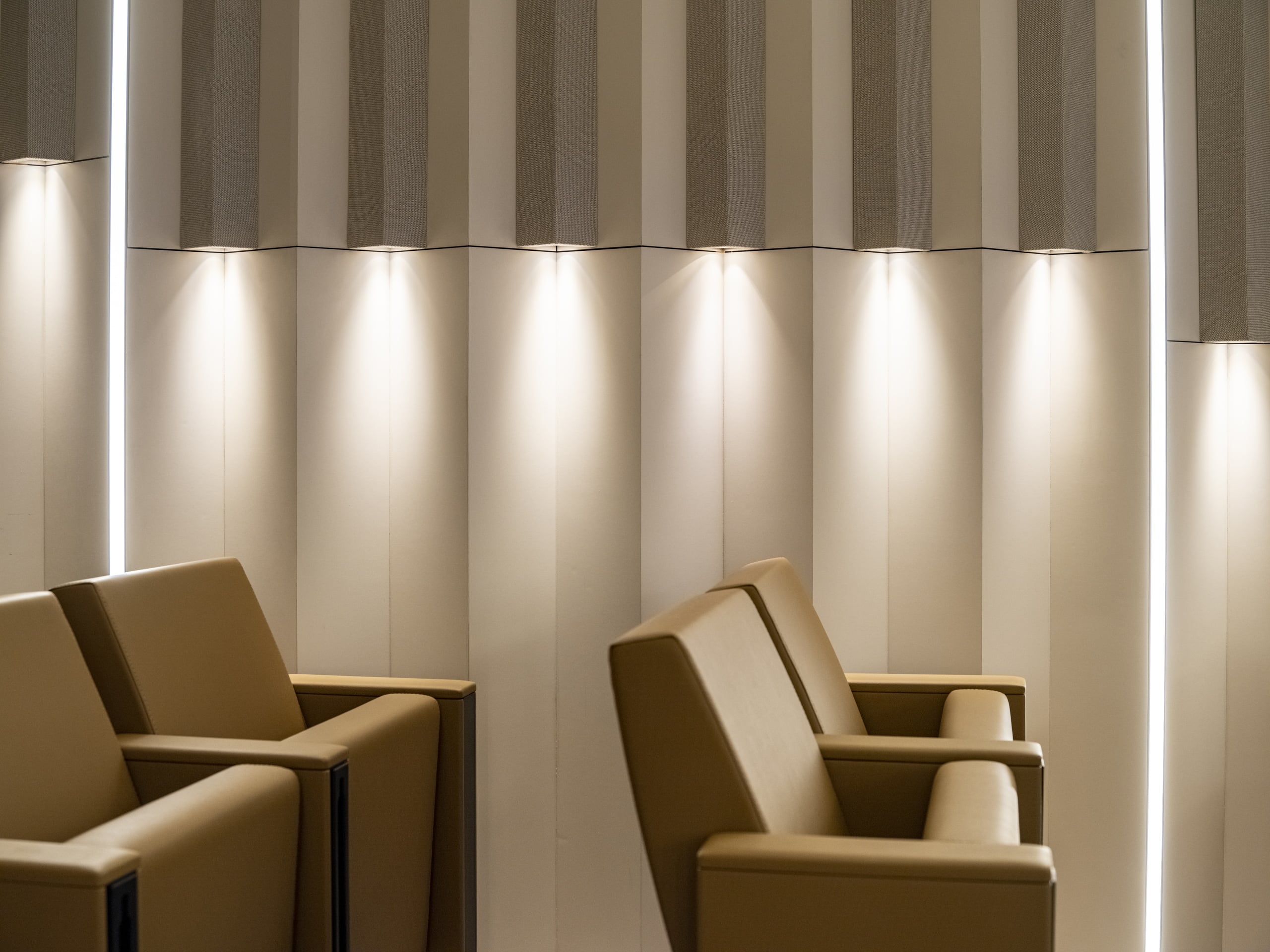 The Tour CB21 Auditorium in La Défense, Paris - Texaa.